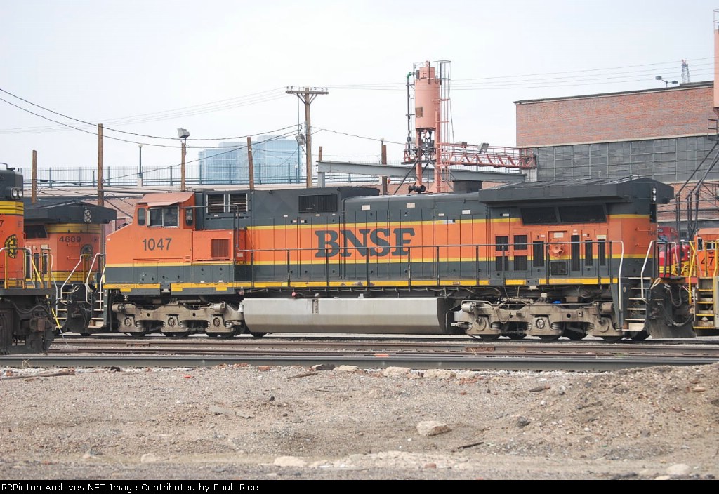 BNSF 1047
